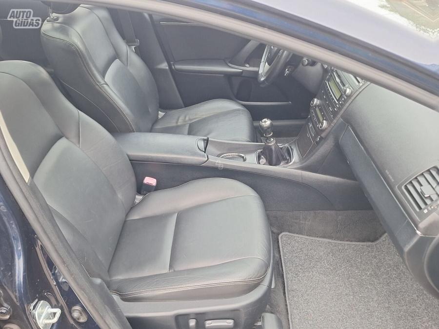 Blue Toyota Avensis 2009 in Mazeikiai, with an engine capacity of 2.20 L and mileage of 292 thousand km for 3550 €, photo 25 on AUTOMOTO.COM.LV