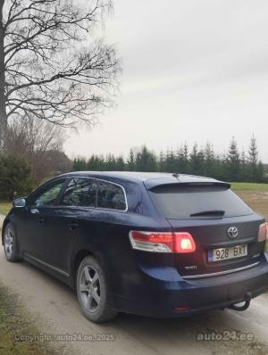 Blue Toyota Avensis 2010 in Haapsalu, with an engine capacity of 2.00 L and mileage of 351 thousand km for 2799 €, photo 6 on AUTOMOTO.COM.LV