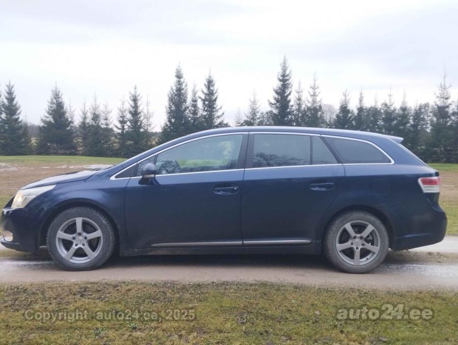 Blue Toyota Avensis 2010 in Haapsalu, with an engine capacity of 2.00 L and mileage of 351 thousand km for 2799 €, photo 7 on AUTOMOTO.COM.LV