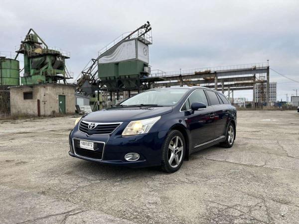 Blue Toyota Avensis 2010 in Vilnius, with an engine capacity of 2.23 L and mileage of 299 thousand km for 3400 €, photo 1 on AUTOMOTO.COM.LV