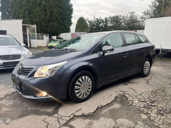 Zils Toyota Avensis 2010 Jurbarkas, ar dzinēja tilpumu 2.00 L un nobraukumu 179 tūkst. km par 3899 €, foto 3 vietnē AUTOMOTO.COM.LV
