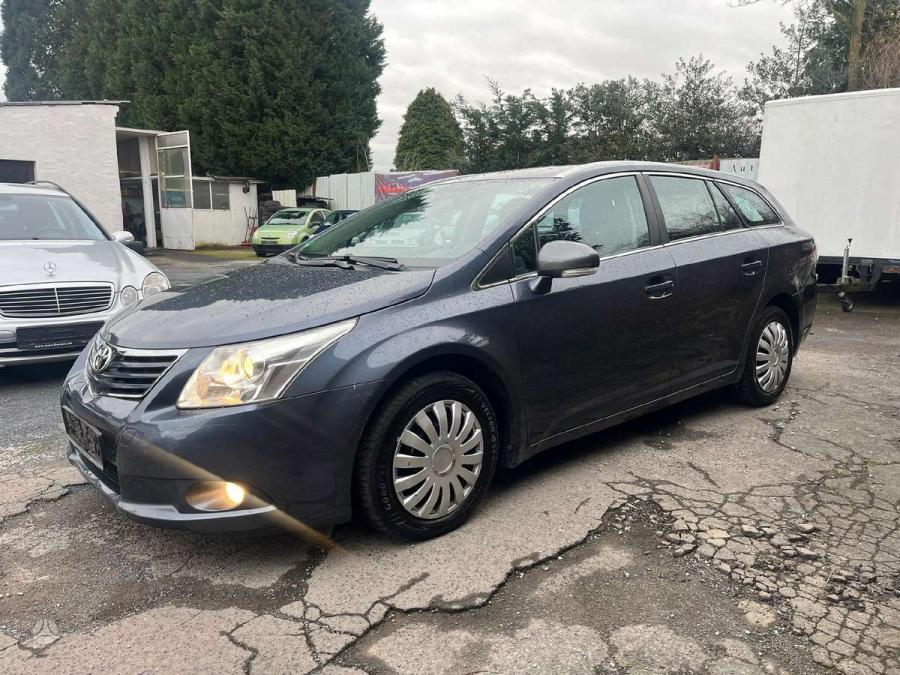 Zils Toyota Avensis 2010 Jurbarkas, ar dzinēja tilpumu 2.00 L un nobraukumu 179 tūkst. km par 3899 €, foto 3 vietnē AUTOMOTO.COM.LV