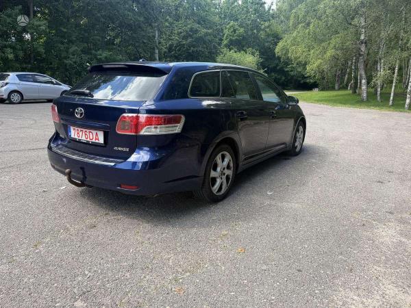 Blue Toyota Avensis 2010 in Plunge, with an engine capacity of 1.80 L and mileage of 254 thousand km for 4250 €, photo 3 on AUTOMOTO.COM.LV