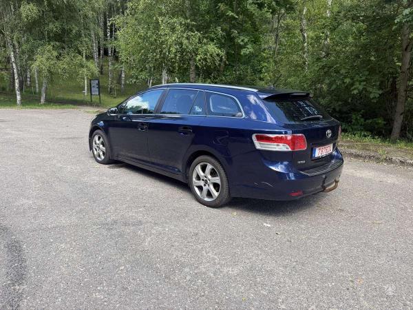 Blue Toyota Avensis 2010 in Plunge, with an engine capacity of 1.80 L and mileage of 254 thousand km for 4250 €, photo 4 on AUTOMOTO.COM.LV
