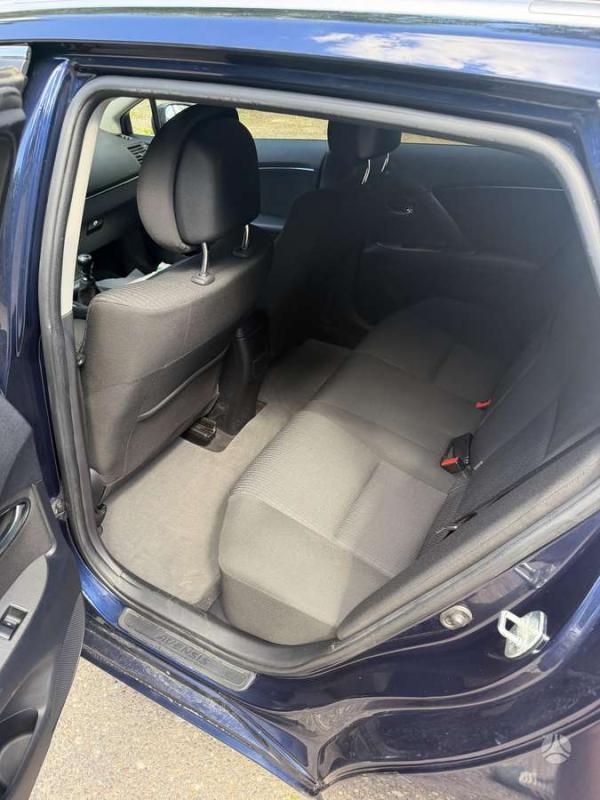 Blue Toyota Avensis 2010 in Plunge, with an engine capacity of 1.80 L and mileage of 254 thousand km for 4250 €, photo 7 on AUTOMOTO.COM.LV