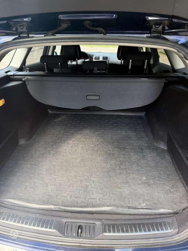 Blue Toyota Avensis 2010 in Plunge, with an engine capacity of 1.80 L and mileage of 254 thousand km for 4250 €, photo 8 on AUTOMOTO.COM.LV