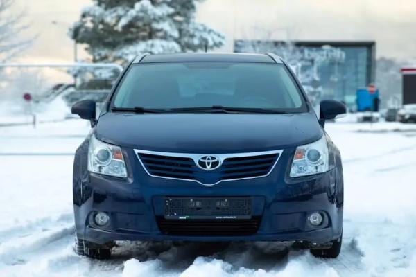 Blue Toyota Avensis 2010 in Liepaja, with an engine capacity of 2.20 L and mileage of 188 thousand km for 7150 €, photo 6 on AUTOMOTO.COM.LV
