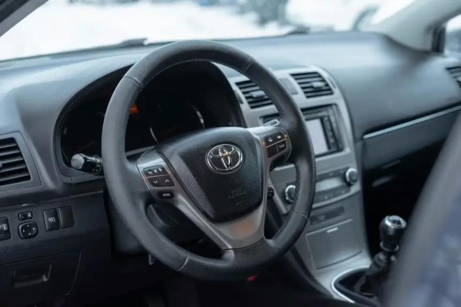 Zils Toyota Avensis 2010 Liepāja, ar dzinēja tilpumu 2.20 L un nobraukumu 188 tūkst. km par 7150 €, foto 14 vietnē AUTOMOTO.COM.LV