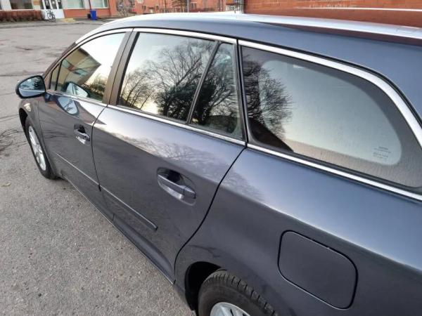 Zils Toyota Avensis 2010 Jēkabpils, ar dzinēja tilpumu 2.00 L un nobraukumu 285 tūkst. km par 5750 €, foto 10 vietnē AUTOMOTO.COM.LV