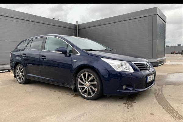 Blue Toyota Avensis 2010 in Kivioli, with an engine capacity of 2.20 L and mileage of 388 thousand km for 3000 €, photo 7 on AUTOMOTO.COM.LV