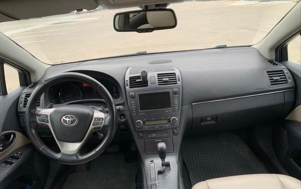 Blue Toyota Avensis 2010 in Kivioli, with an engine capacity of 2.20 L and mileage of 388 thousand km for 3000 €, photo 9 on AUTOMOTO.COM.LV