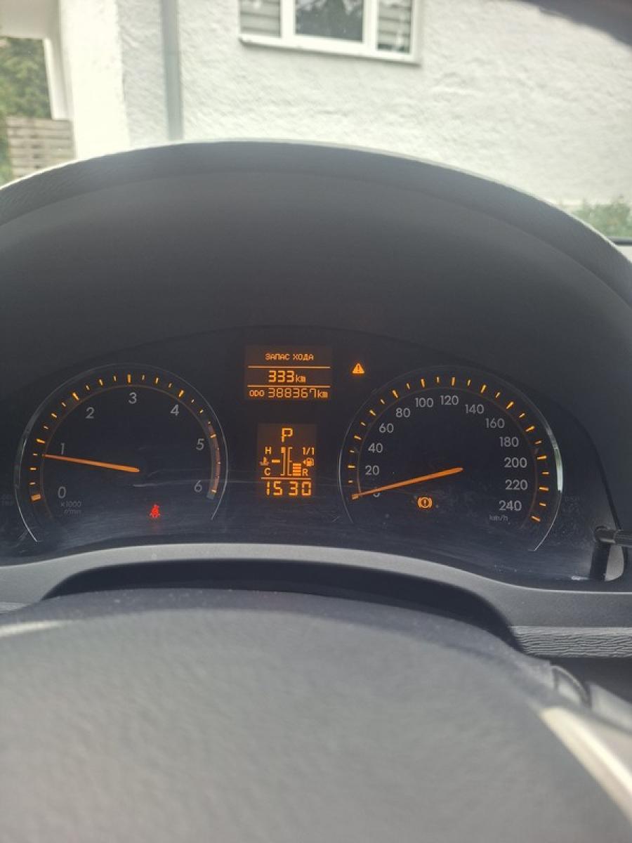 Zils Toyota Avensis 2010 Kivieli, ar dzinēja tilpumu 2.20 L un nobraukumu 388 tūkst. km par 3000 €, foto 24 vietnē AUTOMOTO.COM.LV