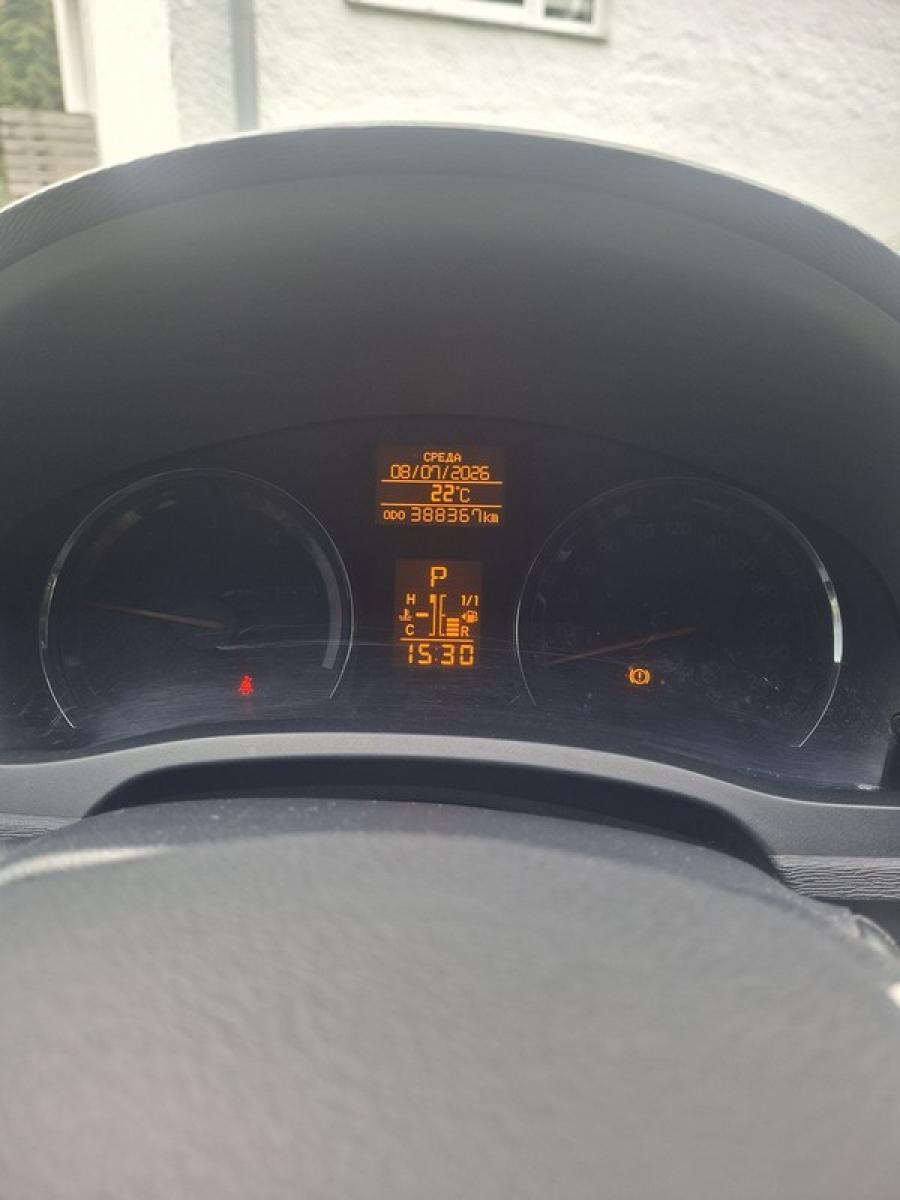 Zils Toyota Avensis 2010 Kivieli, ar dzinēja tilpumu 2.20 L un nobraukumu 388 tūkst. km par 3000 €, foto 25 vietnē AUTOMOTO.COM.LV