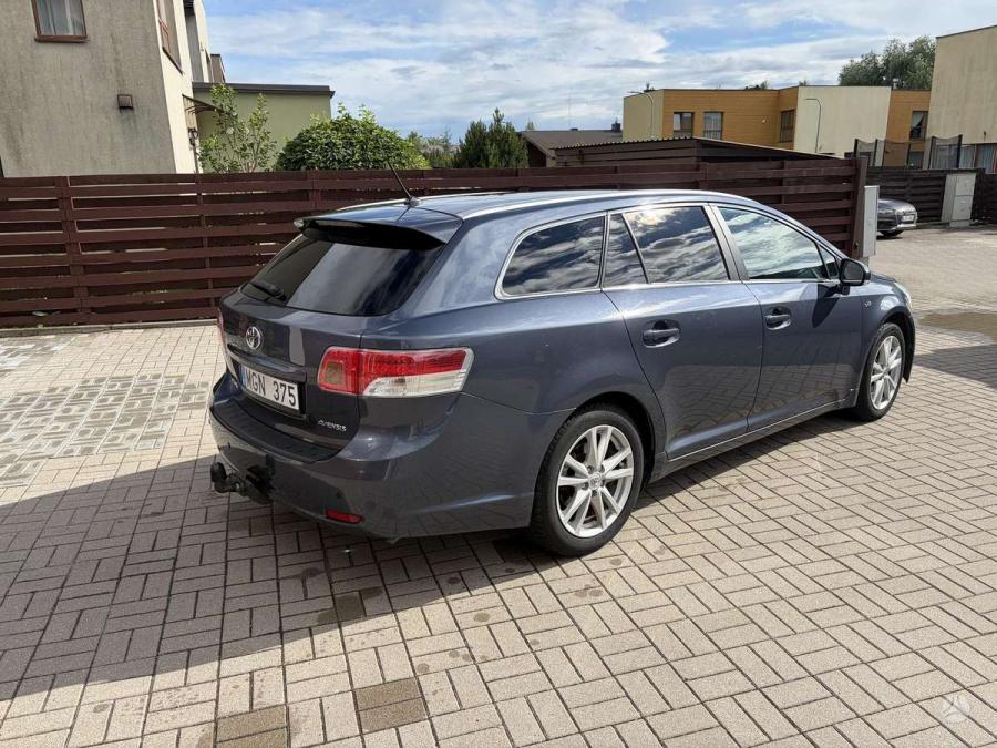 Zils Toyota Avensis 2010 Kauņa, ar dzinēja tilpumu 2.23 L un nobraukumu 268 tūkst. km par 3650 €, foto 6 vietnē AUTOMOTO.COM.LV