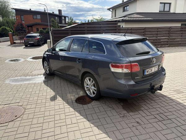 Blue Toyota Avensis 2010 in Kaunas, with an engine capacity of 2.23 L and mileage of 268 thousand km for 3650 €, photo 6 on AUTOMOTO.COM.LV