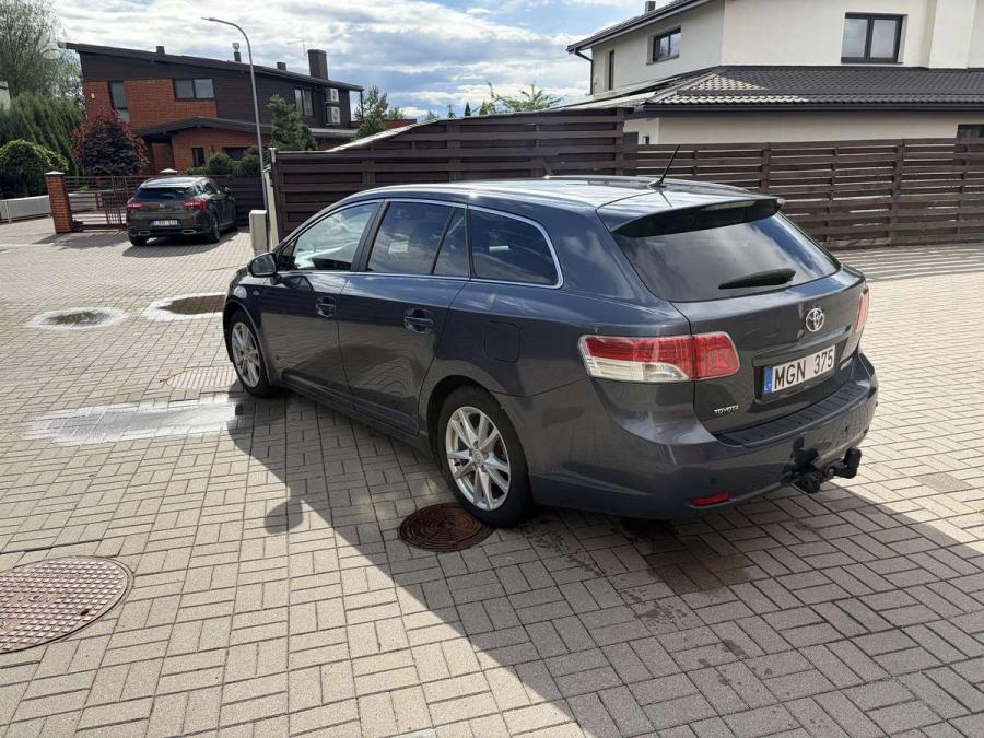 Zils Toyota Avensis 2010 Kauņa, ar dzinēja tilpumu 2.23 L un nobraukumu 268 tūkst. km par 3650 €, foto 7 vietnē AUTOMOTO.COM.LV