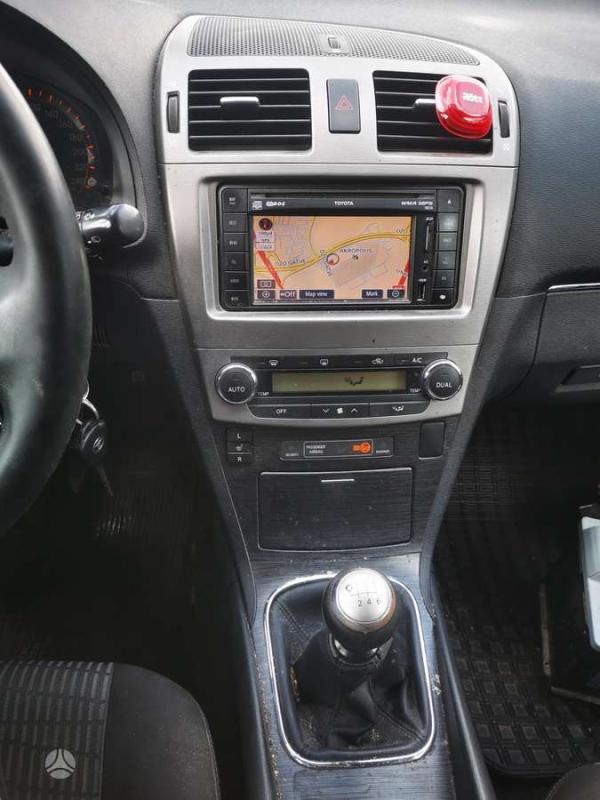 Zils Toyota Avensis 2010 Viļņa, ar dzinēja tilpumu 2.00 L un nobraukumu 396 tūkst. km par 1600 €, foto 9 vietnē AUTOMOTO.COM.LV
