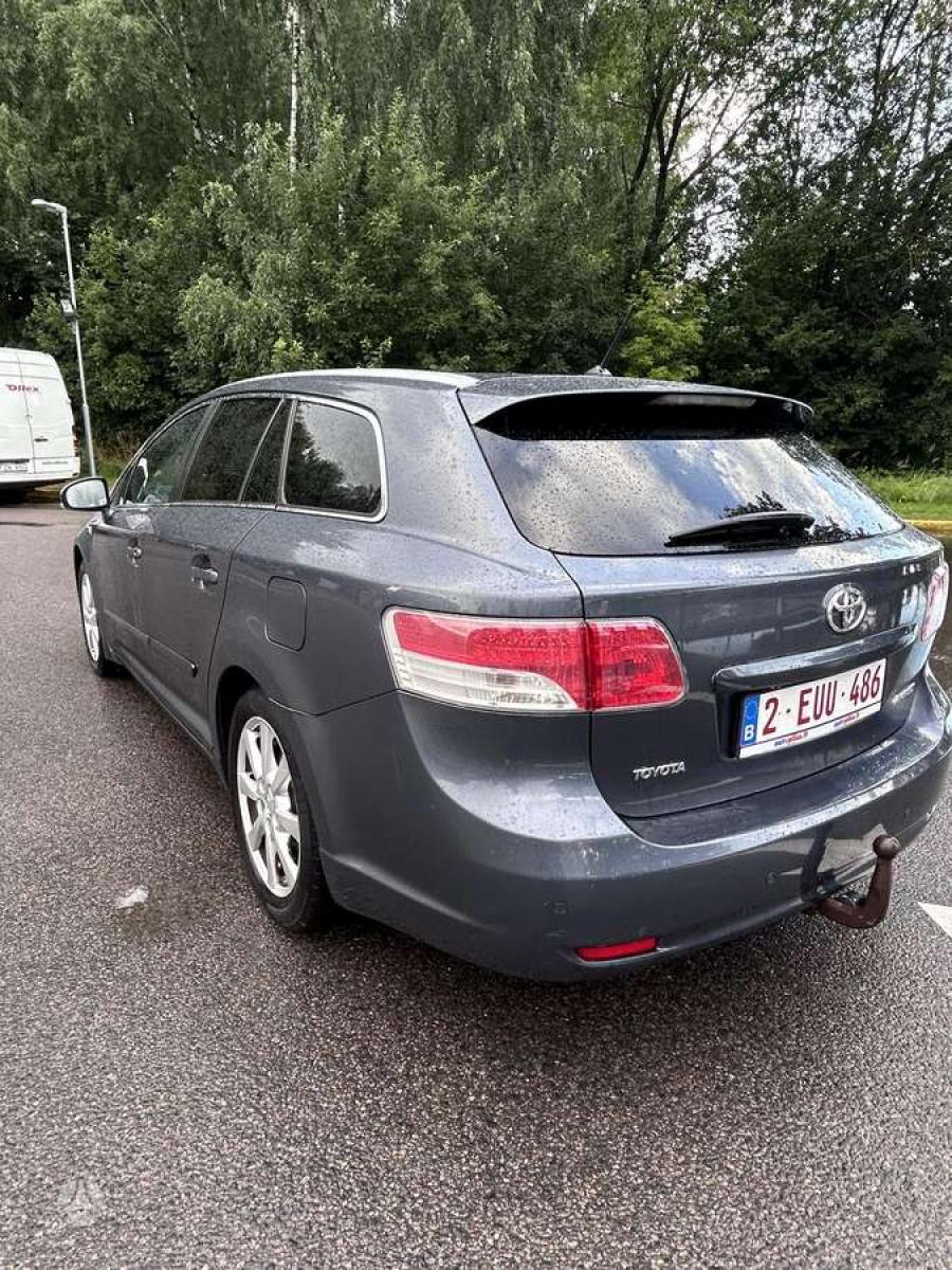 Синий Тойота Авенсис 2010 в Вильнюс, объемом двигателя 2.00 л и пробегом 320 тыс. км за 3499 €, фото 7 на AUTOMOTO.COM.LV