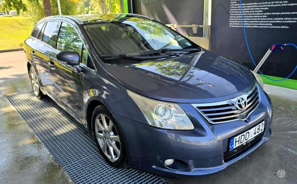 Синий Тойота Авенсис 2010 в Шяуляй, объемом двигателя 2.20 л и пробегом 430 тыс. км за 1950 €, фото 2 на AUTOMOTO.COM.LV
