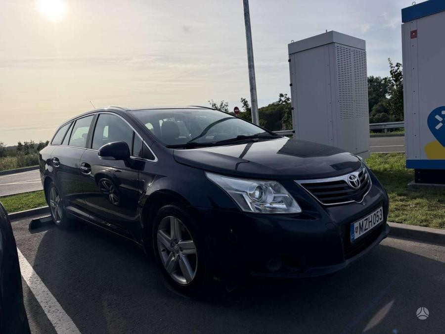 Zils Toyota Avensis 2010 Kauņa, ar dzinēja tilpumu 2.20 L un nobraukumu 315 tūkst. km par 2050 €, foto 13 vietnē AUTOMOTO.COM.LV
