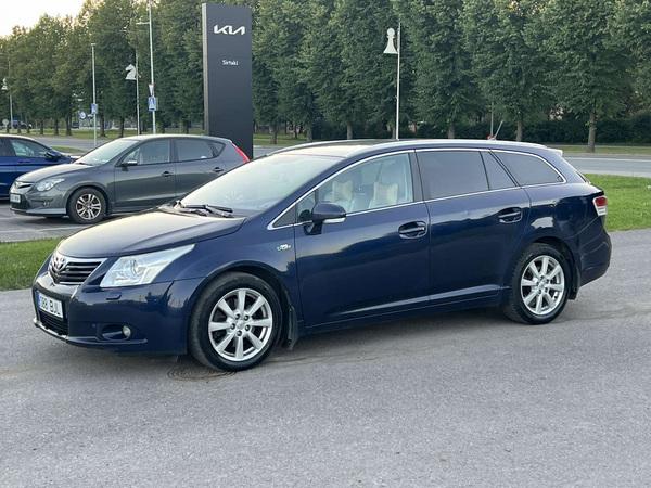 Zils Toyota Avensis 2010 Narva, ar dzinēja tilpumu 2.20 L un nobraukumu 351 tūkst. km par 2999 €, foto 1 vietnē AUTOMOTO.COM.LV