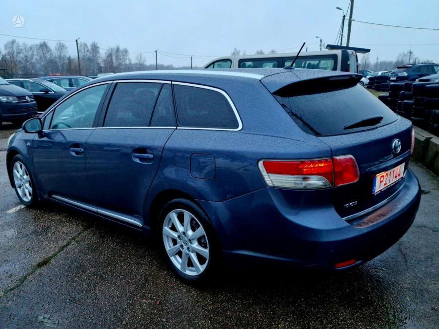 Zils Toyota Avensis 2011 Panevēža, ar dzinēja tilpumu 2.20 L un nobraukumu 301 tūkst. km par 2400 €, foto 3 vietnē AUTOMOTO.COM.LV
