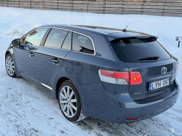 Blue Toyota Avensis 2011 in Vilnius, with an engine capacity of 2.23 L and mileage of 349 thousand km for 3700 €, photo 4 on AUTOMOTO.COM.LV