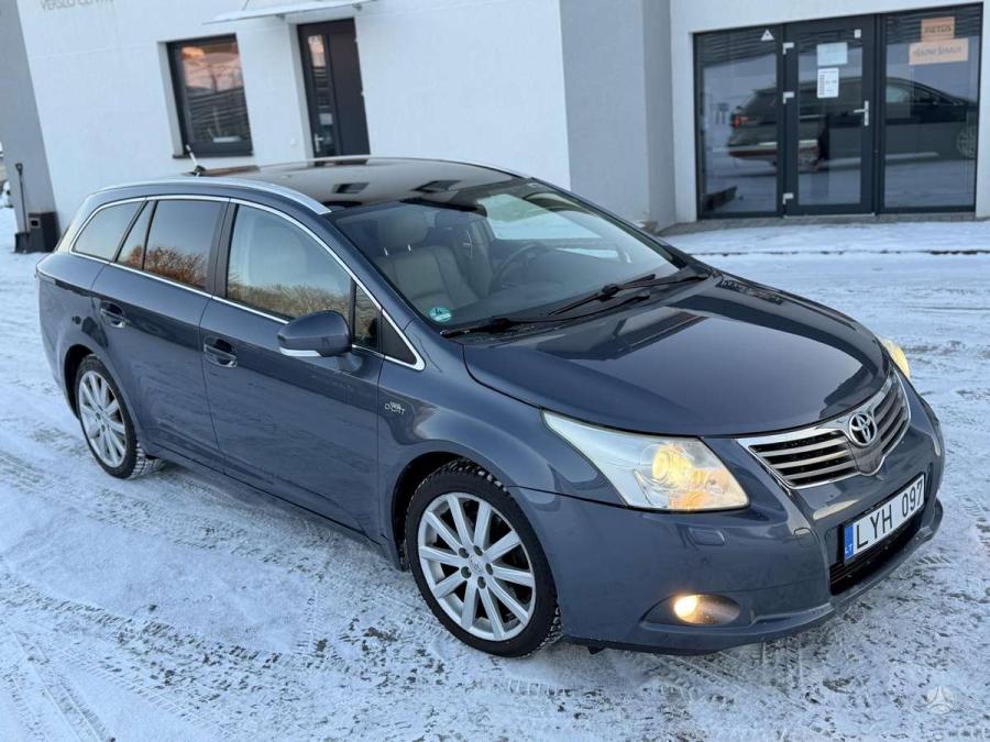 Blue Toyota Avensis 2011 in Vilnius, with an engine capacity of 2.23 L and mileage of 349 thousand km for 3700 €, photo 3 on AUTOMOTO.COM.LV