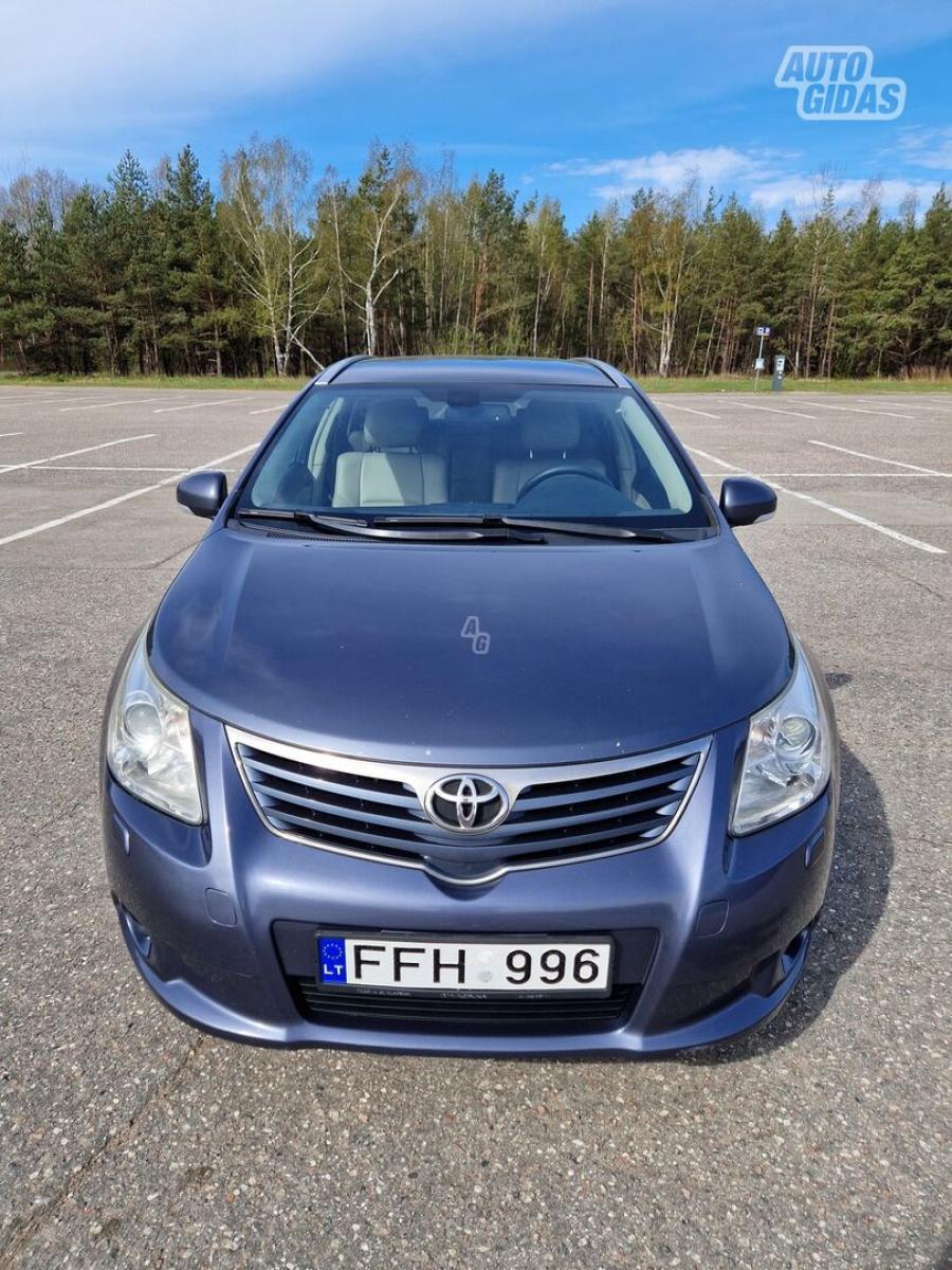 Zils Toyota Avensis 2011 Klaipėda, ar dzinēja tilpumu 2.20 L un nobraukumu 390 tūkst. km par 4500 €, foto 3 vietnē AUTOMOTO.COM.LV