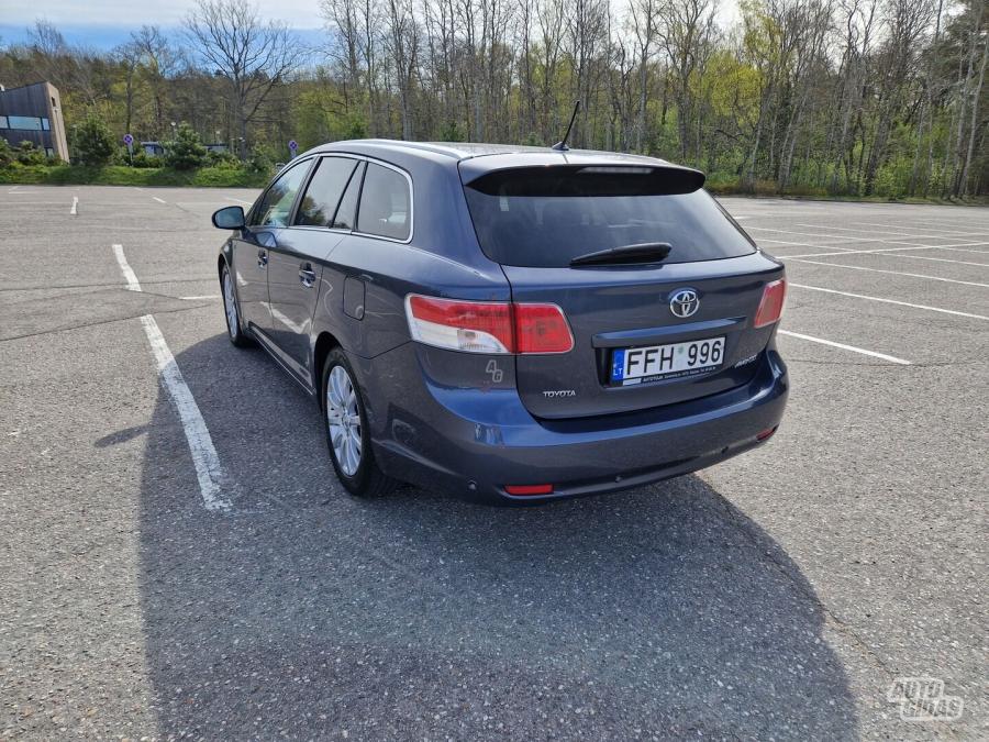 Zils Toyota Avensis 2011 Klaipėda, ar dzinēja tilpumu 2.20 L un nobraukumu 390 tūkst. km par 4500 €, foto 6 vietnē AUTOMOTO.COM.LV