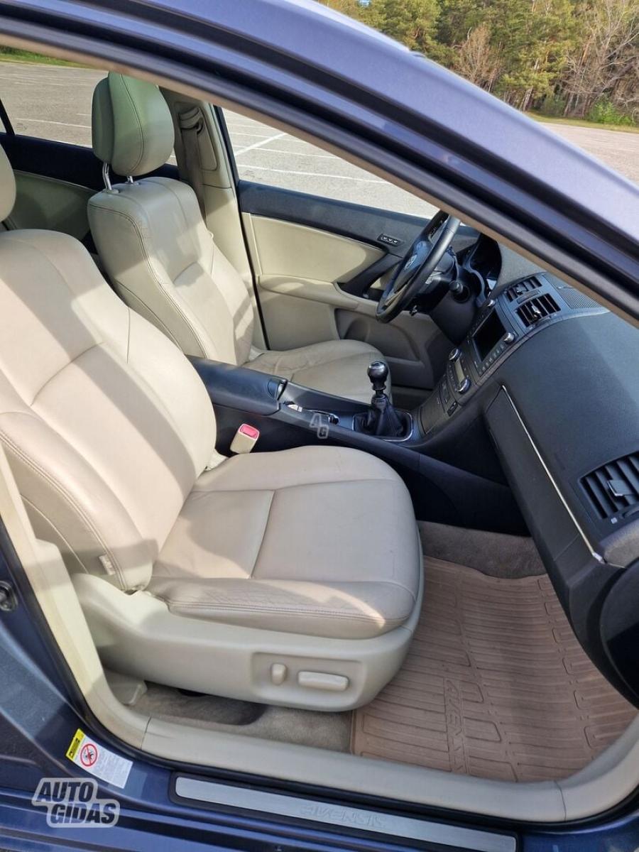 Zils Toyota Avensis 2011 Klaipėda, ar dzinēja tilpumu 2.20 L un nobraukumu 390 tūkst. km par 4500 €, foto 17 vietnē AUTOMOTO.COM.LV