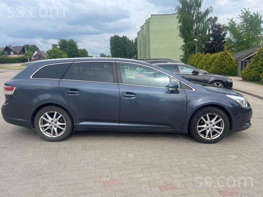 Zils Toyota Avensis 2011 Cēsis, ar dzinēja tilpumu 2.00 L un nobraukumu 407 tūkst. km par 1700 €, foto 7 vietnē AUTOMOTO.COM.LV