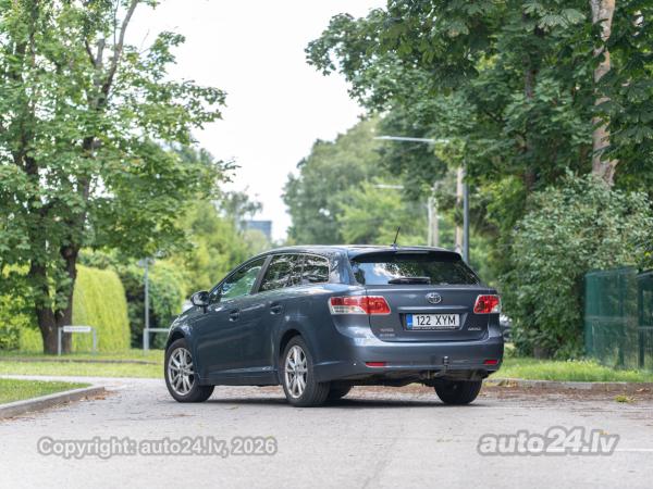 Синий Тойота Авенсис 2011 в Таллин, объемом двигателя 1.80 л и пробегом 207 тыс. км за 6000 €, фото 3 на AUTOMOTO.COM.LV