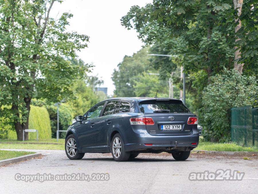 Синий Тойота Авенсис 2011 в Таллин, объемом двигателя 1.80 л и пробегом 207 тыс. км за 6000 €, фото 4 на AUTOMOTO.COM.LV