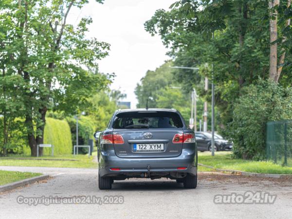 Синий Тойота Авенсис 2011 в Таллин, объемом двигателя 1.80 л и пробегом 207 тыс. км за 6000 €, фото 4 на AUTOMOTO.COM.LV