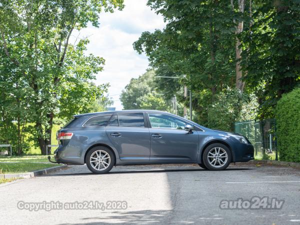 Синий Тойота Авенсис 2011 в Таллин, объемом двигателя 1.80 л и пробегом 207 тыс. км за 6000 €, фото 6 на AUTOMOTO.COM.LV