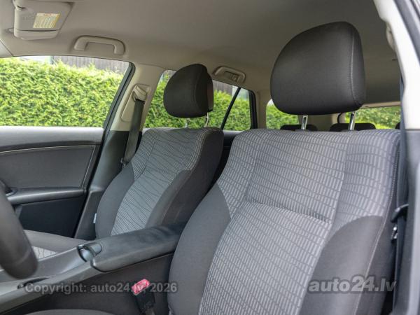 Синий Тойота Авенсис 2011 в Таллин, объемом двигателя 1.80 л и пробегом 207 тыс. км за 6000 €, фото 10 на AUTOMOTO.COM.LV