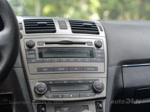 Синий Тойота Авенсис 2011 в Таллин, объемом двигателя 1.80 л и пробегом 207 тыс. км за 6000 €, фото 14 на AUTOMOTO.COM.LV
