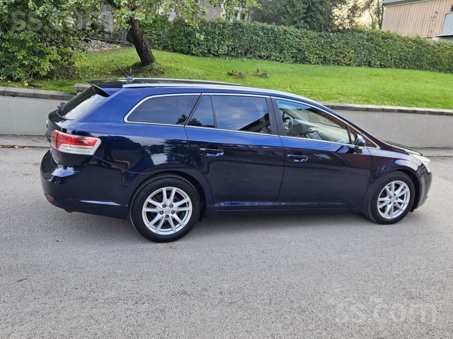 Blue Toyota Avensis 2011 in Jekabpils, with an engine capacity of 2.20 L and mileage of 271 thousand km for 4990 €, photo 7 on AUTOMOTO.COM.LV