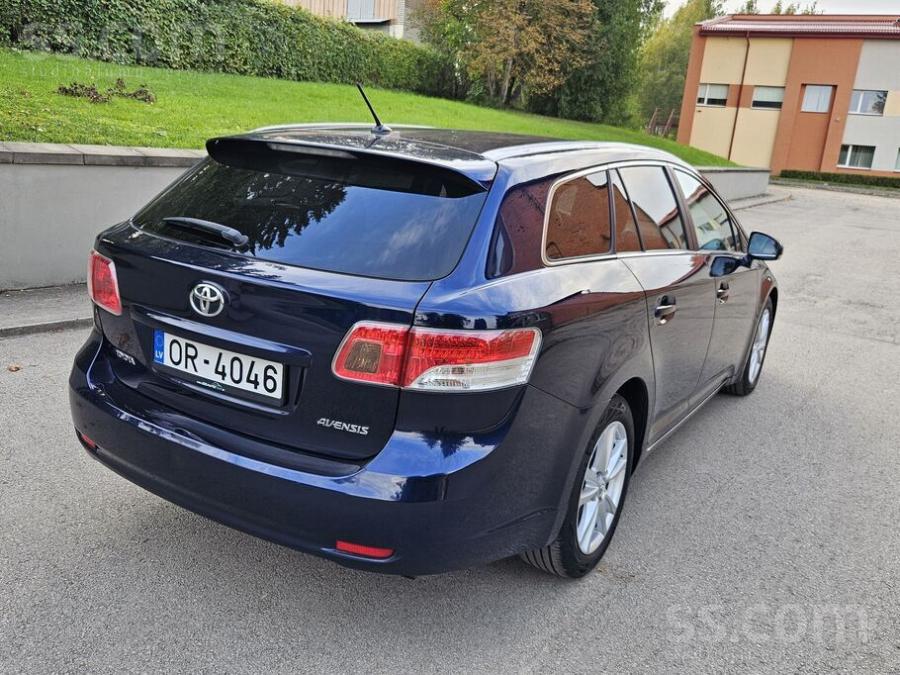 Blue Toyota Avensis 2011 in Jekabpils, with an engine capacity of 2.20 L and mileage of 271 thousand km for 4990 €, photo 8 on AUTOMOTO.COM.LV