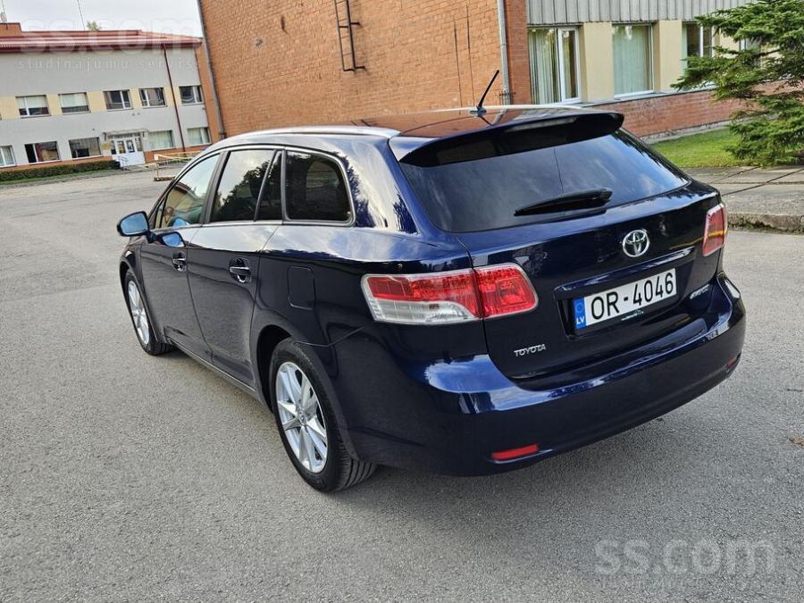 Blue Toyota Avensis 2011 in Jekabpils, with an engine capacity of 2.20 L and mileage of 271 thousand km for 4990 €, photo 10 on AUTOMOTO.COM.LV
