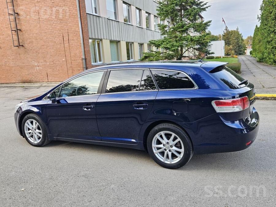Blue Toyota Avensis 2011 in Jekabpils, with an engine capacity of 2.20 L and mileage of 271 thousand km for 4990 €, photo 11 on AUTOMOTO.COM.LV