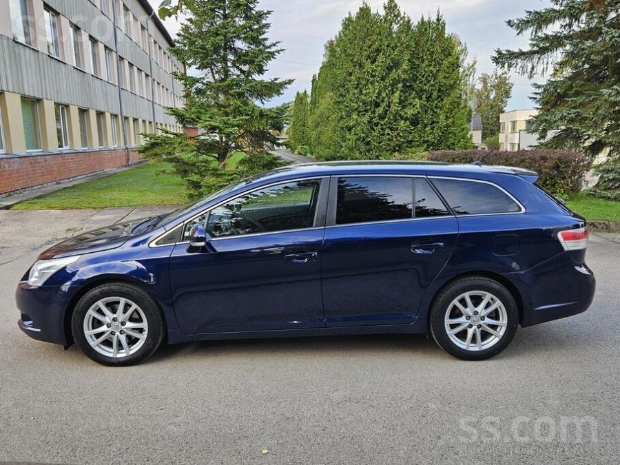 Blue Toyota Avensis 2011 in Jekabpils, with an engine capacity of 2.20 L and mileage of 271 thousand km for 4990 €, photo 12 on AUTOMOTO.COM.LV