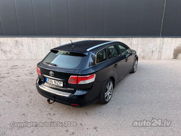 Toyota Avensis 2011 Tallina vietnē Zils Toyota Avensis 2011 Tallina, ar dzinēja tilpumu 2.00 L un nobraukumu 312 tūkst. km par 4450 €, foto 3 vietnē AUTOMOTO.COM.LV