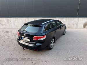 Zils Toyota Avensis 2011 Tallina, ar dzinēja tilpumu 2.00 L un nobraukumu 312 tūkst. km par 4450 €, foto 3 vietnē AUTOMOTO.COM.LV