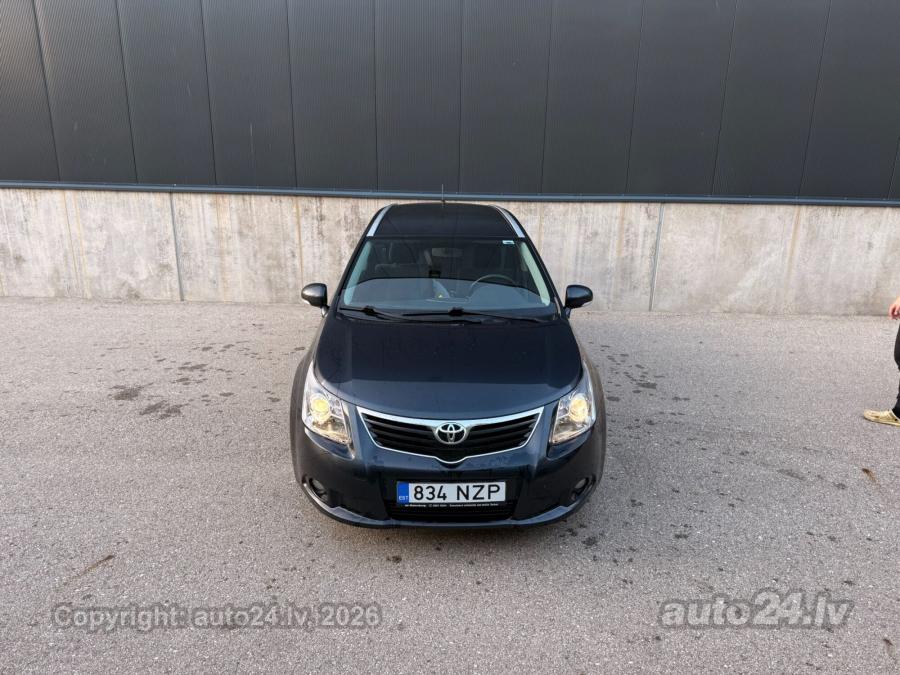 Zils Toyota Avensis 2011 Tallina, ar dzinēja tilpumu 2.00 L un nobraukumu 312 tūkst. km par 4450 €, foto 4 vietnē AUTOMOTO.COM.LV