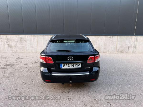 Toyota Avensis 2011 Tallina vietnē Zils Toyota Avensis 2011 Tallina, ar dzinēja tilpumu 2.00 L un nobraukumu 312 tūkst. km par 4450 €, foto 5 vietnē AUTOMOTO.COM.LV