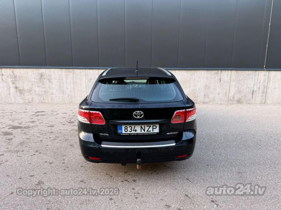 Zils Toyota Avensis 2011 Tallina, ar dzinēja tilpumu 2.00 L un nobraukumu 312 tūkst. km par 4450 €, foto 5 vietnē AUTOMOTO.COM.LV