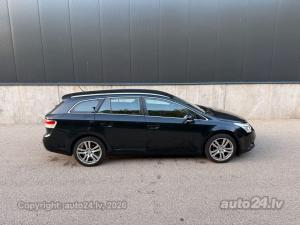Zils Toyota Avensis 2011 Tallina, ar dzinēja tilpumu 2.00 L un nobraukumu 312 tūkst. km par 4450 €, foto 7 vietnē AUTOMOTO.COM.LV