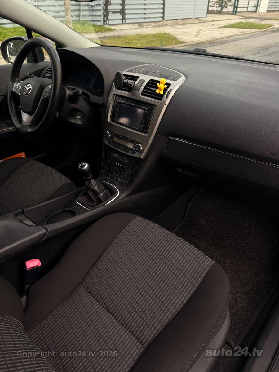 Zils Toyota Avensis 2011 Tallina, ar dzinēja tilpumu 2.00 L un nobraukumu 312 tūkst. km par 4450 €, foto 8 vietnē AUTOMOTO.COM.LV